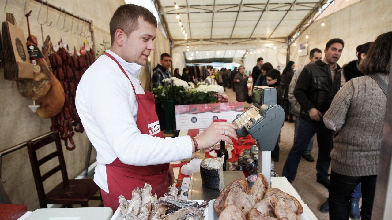 A Deputación reactiva o comercio de proximidade da provincia a través ...