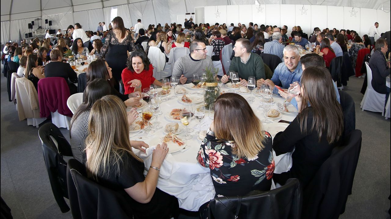 ¡Búscate en la comida de Navidad de Frinsa!